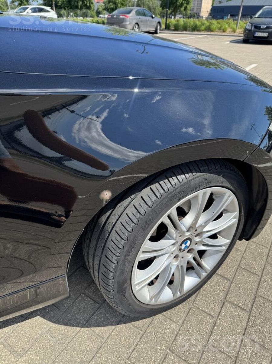 Black BMW 118 2008 in Riga, with an engine capacity of 2.00 L and mileage of 347 thousand km for 3000 €, photo 8 on AUTOMOTO.COM.LV