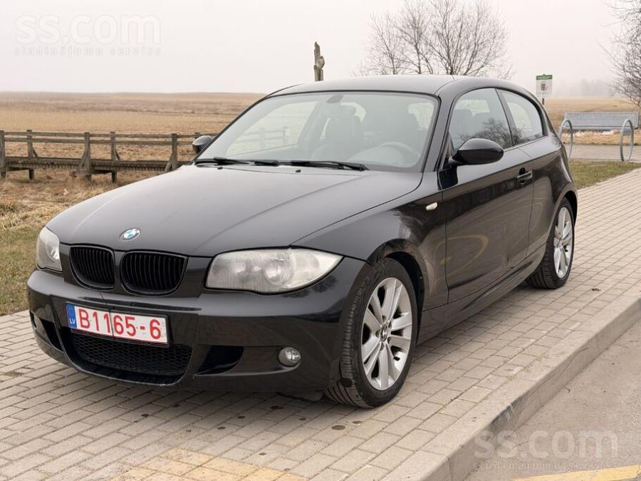 Black BMW 118 2008 in Liepaja, with an engine capacity of 2.00 L and mileage of 324 thousand km for 2550 €, photo 5 on AUTOMOTO.COM.LV