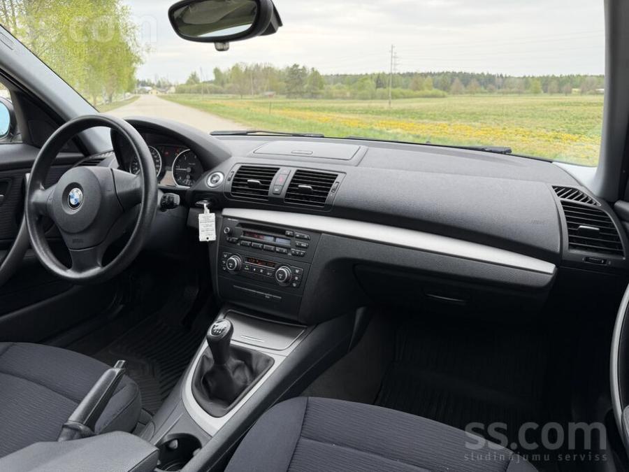 Черный БМВ 118 2008 в Тукумс, объемом двигателя 2.00 л и пробегом 252 тыс. км за 2400 €, фото 7 на AUTOMOTO.COM.LV