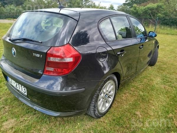 Black BMW 118 2008 in Riga, with an engine capacity of 2.00 L and mileage of 346 thousand km for 2500 €, photo 9 on AUTOMOTO.COM.LV