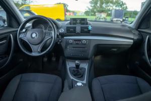 Black BMW 118 2008 in Liepaja, with an engine capacity of 2.00 L and mileage of 246 thousand km for 3950 €, photo 6 on AUTOMOTO.COM.LV