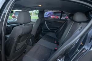 Black BMW 118 2008 in Liepaja, with an engine capacity of 2.00 L and mileage of 246 thousand km for 3950 €, photo 8 on AUTOMOTO.COM.LV