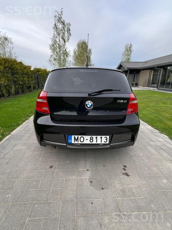 Melns BMW 118 2008 Rīga, ar dzinēja tilpumu 2.00 L un nobraukumu 318 tūkst. km par 4100 €, foto 5 vietnē AUTOMOTO.COM.LV