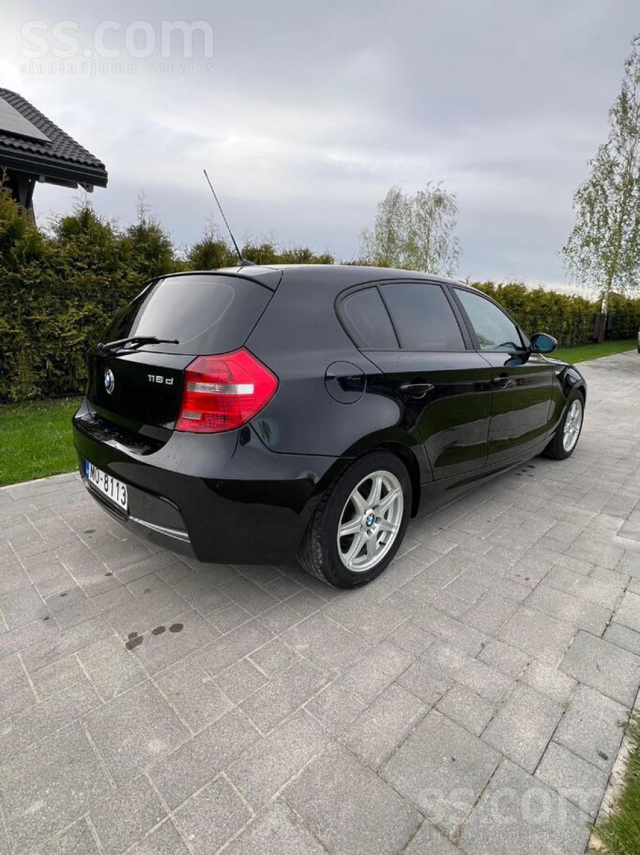Melns BMW 118 2008 Rīga, ar dzinēja tilpumu 2.00 L un nobraukumu 318 tūkst. km par 4100 €, foto 7 vietnē AUTOMOTO.COM.LV