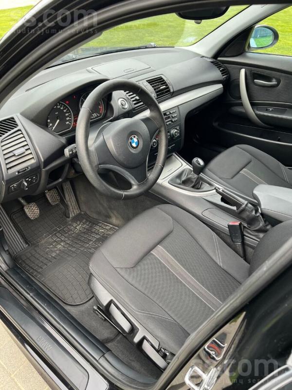 Melns BMW 118 2008 Rīga, ar dzinēja tilpumu 2.00 L un nobraukumu 318 tūkst. km par 4100 €, foto 8 vietnē AUTOMOTO.COM.LV