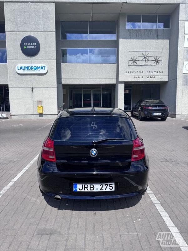 Black BMW 118 2008 in Kaunas, with an engine capacity of 2.00 L and mileage of 274 thousand km for 3499 €, photo 6 on AUTOMOTO.COM.LV