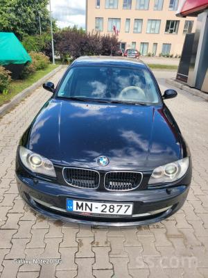 Melns BMW 118 2008 Jelgava, ar dzinēja tilpumu 2.00 L un nobraukumu 298 tūkst. km par 4000 €, foto 3 vietnē AUTOMOTO.COM.LV