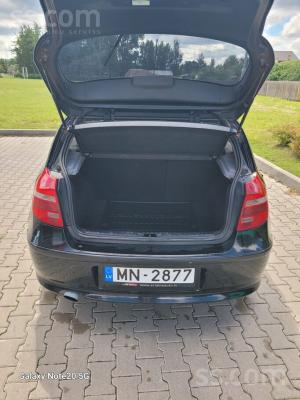 Melns BMW 118 2008 Jelgava, ar dzinēja tilpumu 2.00 L un nobraukumu 298 tūkst. km par 4000 €, foto 5 vietnē AUTOMOTO.COM.LV