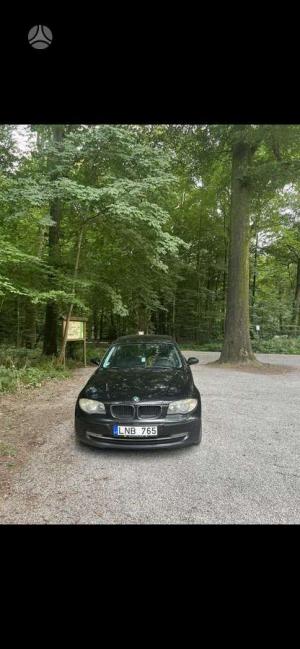 Black BMW 118 2008 in Kazlu Ruda, with an engine capacity of 2.00 L and mileage of 450 thousand km for 2550 €, photo 3 on AUTOMOTO.COM.LV