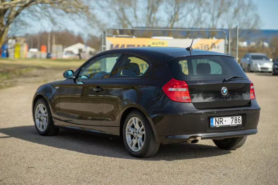 Melns BMW 118 2008 Liepāja, ar dzinēja tilpumu 2.00 L un nobraukumu 228 tūkst. km par 3200 €, foto 3 vietnē AUTOMOTO.COM.LV