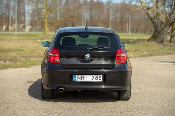 Melns BMW 118 2008 Liepāja, ar dzinēja tilpumu 2.00 L un nobraukumu 228 tūkst. km par 3200 €, foto 3 vietnē AUTOMOTO.COM.LV