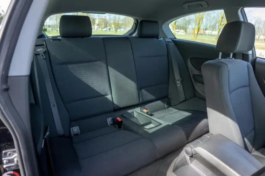 Melns BMW 118 2008 Liepāja, ar dzinēja tilpumu 2.00 L un nobraukumu 228 tūkst. km par 3200 €, foto 11 vietnē AUTOMOTO.COM.LV