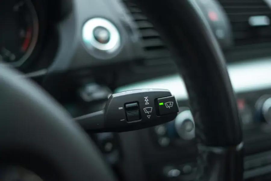 Melns BMW 118 2008 Liepāja, ar dzinēja tilpumu 2.00 L un nobraukumu 228 tūkst. km par 3200 €, foto 17 vietnē AUTOMOTO.COM.LV