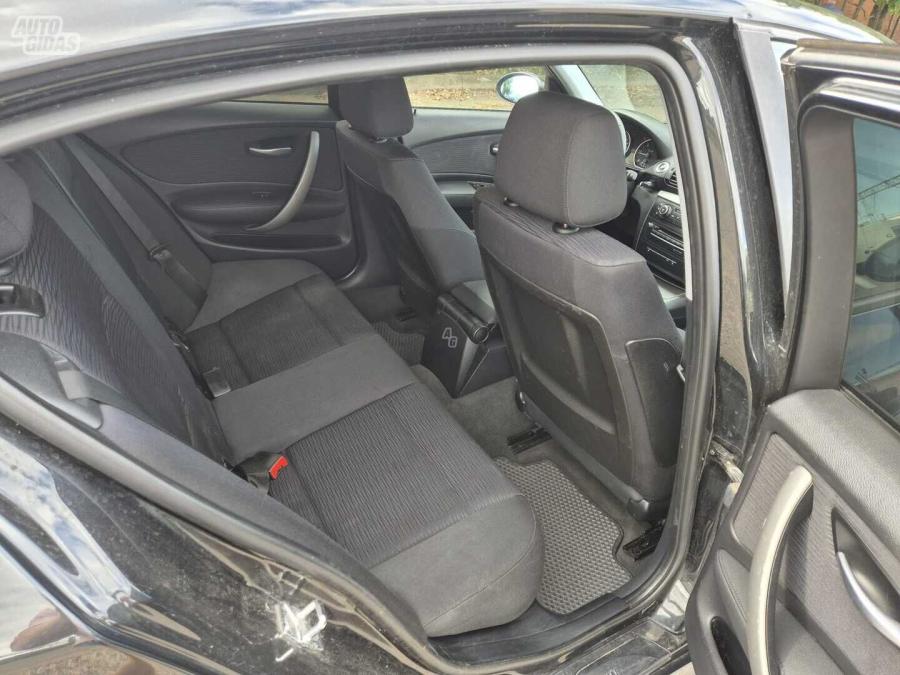 Black BMW 118 2008 in Siauliai, with an engine capacity of 2.00 L and mileage of 278 thousand km for 2300 €, photo 11 on AUTOMOTO.COM.LV
