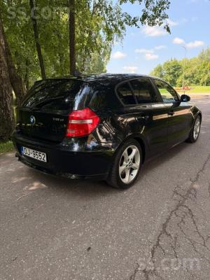 Melns BMW 118 2008 Bauska, ar dzinēja tilpumu 2.00 L un nobraukumu 321 tūkst. km par 3250 €, foto 3 vietnē AUTOMOTO.COM.LV