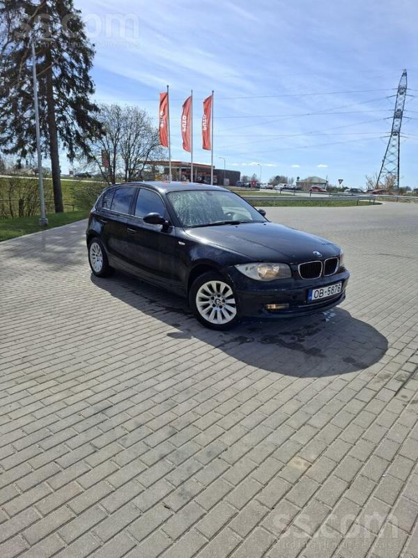 Black BMW 118 2008 in Talsi, with an engine capacity of 2.00 L and mileage of 442 thousand km for 1700 €, photo 2 on AUTOMOTO.COM.LV