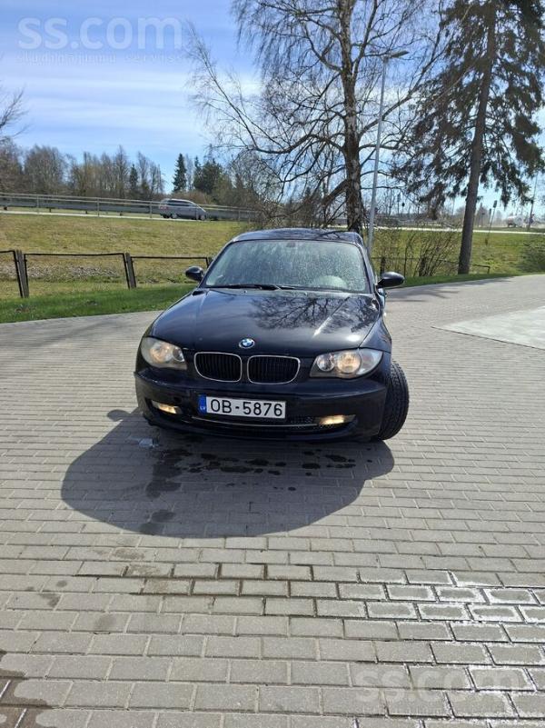 Black BMW 118 2008 in Talsi, with an engine capacity of 2.00 L and mileage of 442 thousand km for 1700 €, photo 3 on AUTOMOTO.COM.LV