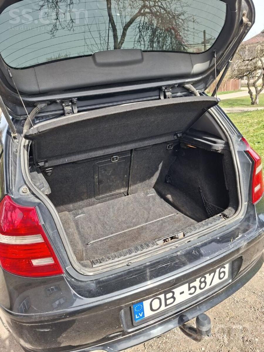 Melns BMW 118 2008 Talsi, ar dzinēja tilpumu 2.00 L un nobraukumu 442 tūkst. km par 1700 €, foto 9 vietnē AUTOMOTO.COM.LV