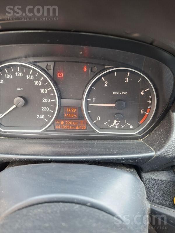 Black BMW 118 2008 in Talsi, with an engine capacity of 2.00 L and mileage of 442 thousand km for 1700 €, photo 9 on AUTOMOTO.COM.LV