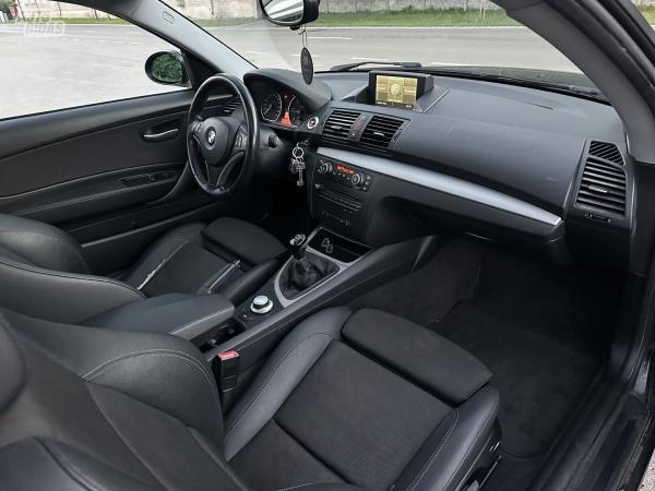 BMW 118 2008 in Kaunas on AUTOMOTO.COM.LV Black BMW 118 2008 in Kaunas, with an engine capacity of 2.00 L and mileage of 301 thousand km for 2550 €, photo 10 on AUTOMOTO.COM.LV