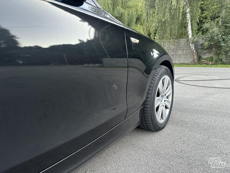 Black BMW 118 2008 in Kaunas, with an engine capacity of 2.00 L and mileage of 301 thousand km for 2550 €, photo 21 on AUTOMOTO.COM.LV
