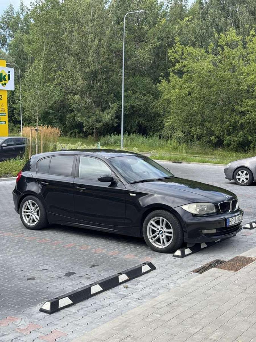 Melns BMW 118 2008 Viļņa, ar dzinēja tilpumu 2.00 L un nobraukumu 296 tūkst. km par 1799 €, foto 5 vietnē AUTOMOTO.COM.LV