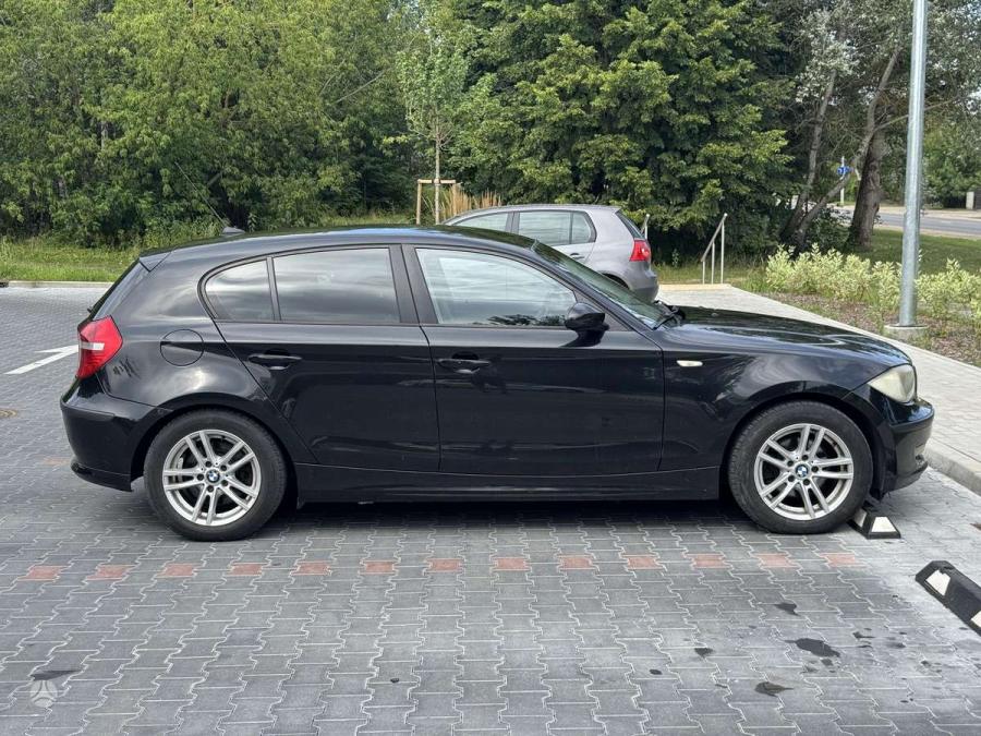 Melns BMW 118 2008 Viļņa, ar dzinēja tilpumu 2.00 L un nobraukumu 296 tūkst. km par 1799 €, foto 6 vietnē AUTOMOTO.COM.LV
