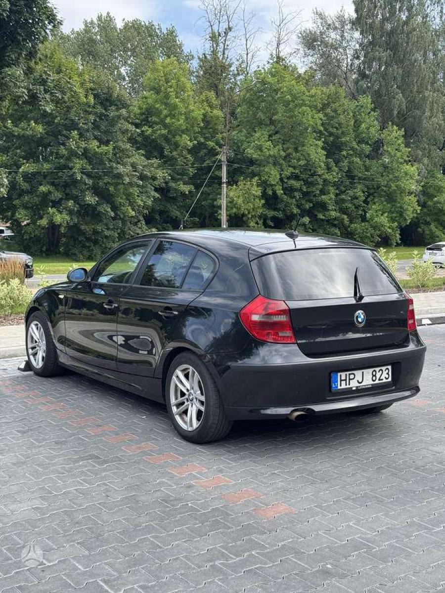 Melns BMW 118 2008 Viļņa, ar dzinēja tilpumu 2.00 L un nobraukumu 296 tūkst. km par 1799 €, foto 9 vietnē AUTOMOTO.COM.LV