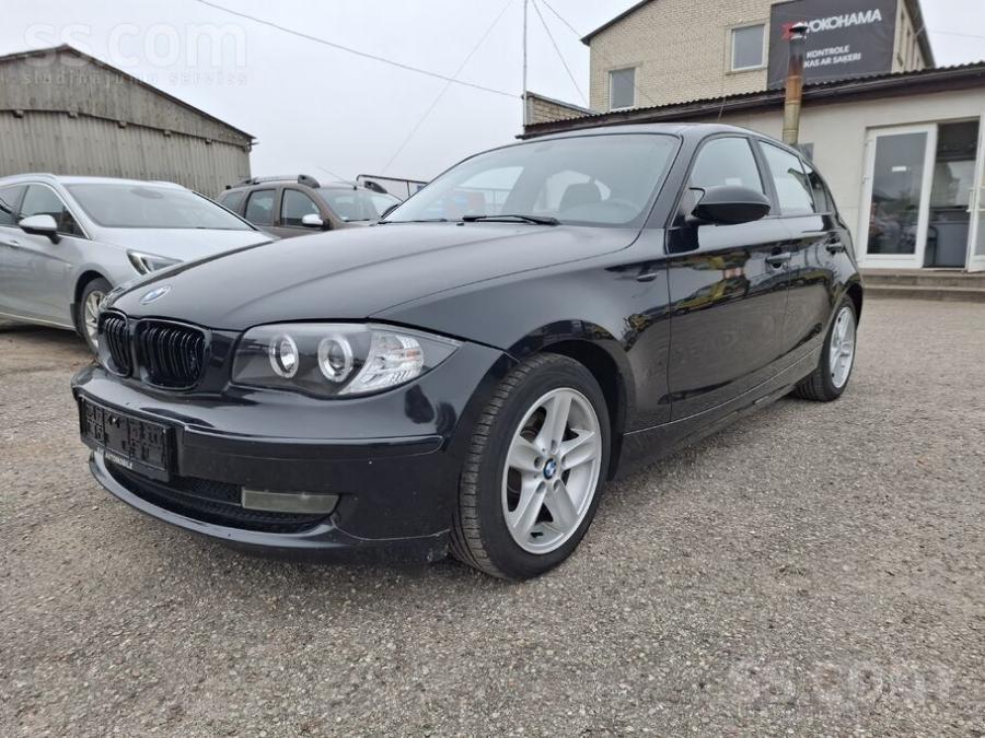 Black BMW 118 2008 in Talsi, with an engine capacity of 2.00 L and mileage of 261 thousand km for 3900 €, photo 1 on AUTOMOTO.COM.LV