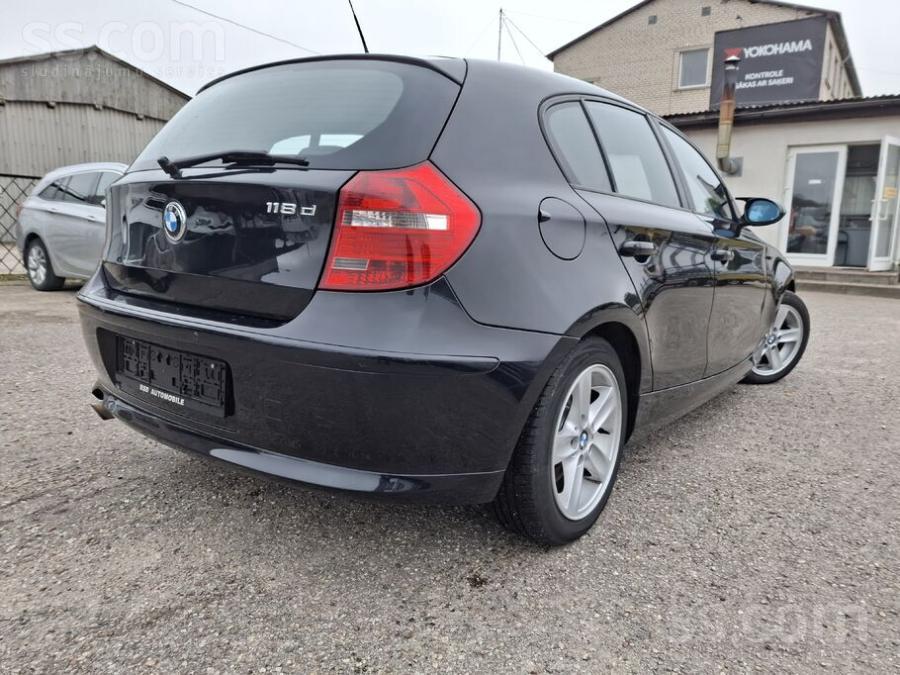 Black BMW 118 2008 in Talsi, with an engine capacity of 2.00 L and mileage of 261 thousand km for 3900 €, photo 5 on AUTOMOTO.COM.LV