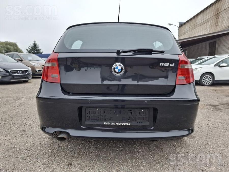 Black BMW 118 2008 in Talsi, with an engine capacity of 2.00 L and mileage of 261 thousand km for 3900 €, photo 7 on AUTOMOTO.COM.LV
