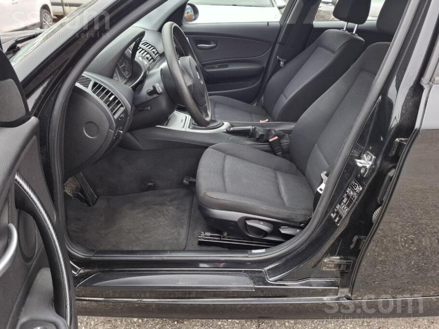 Black BMW 118 2008 in Talsi, with an engine capacity of 2.00 L and mileage of 261 thousand km for 3900 €, photo 8 on AUTOMOTO.COM.LV
