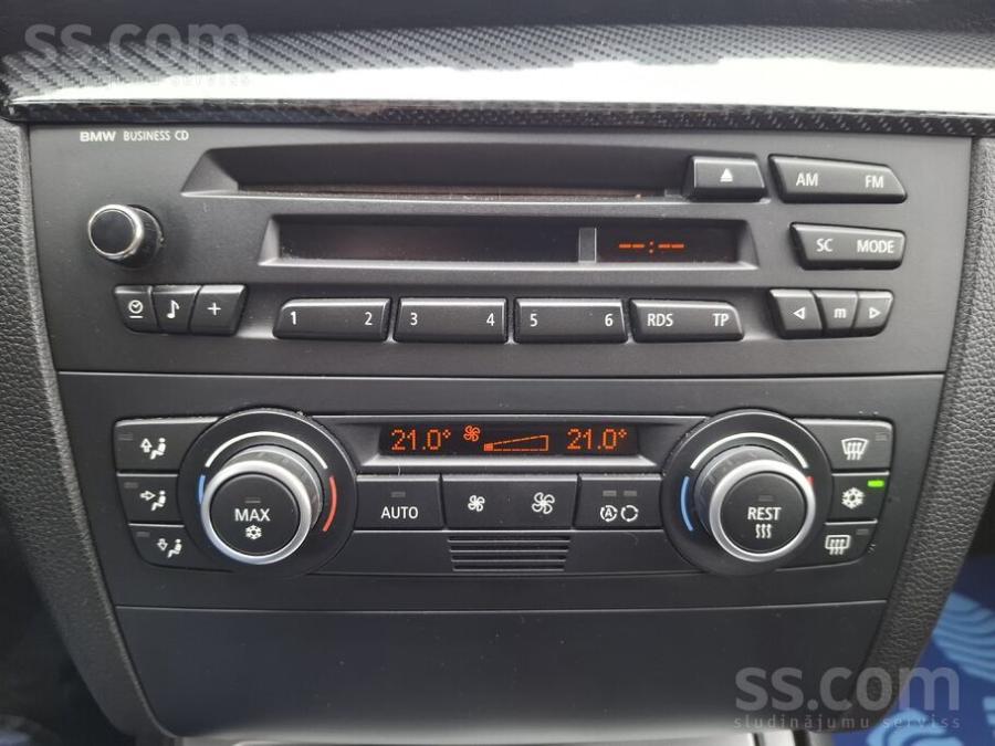 Black BMW 118 2008 in Talsi, with an engine capacity of 2.00 L and mileage of 261 thousand km for 3900 €, photo 19 on AUTOMOTO.COM.LV