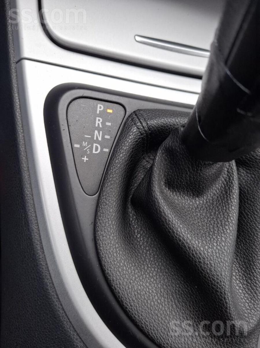 Black BMW 118 2008 in Talsi, with an engine capacity of 2.00 L and mileage of 261 thousand km for 3900 €, photo 21 on AUTOMOTO.COM.LV