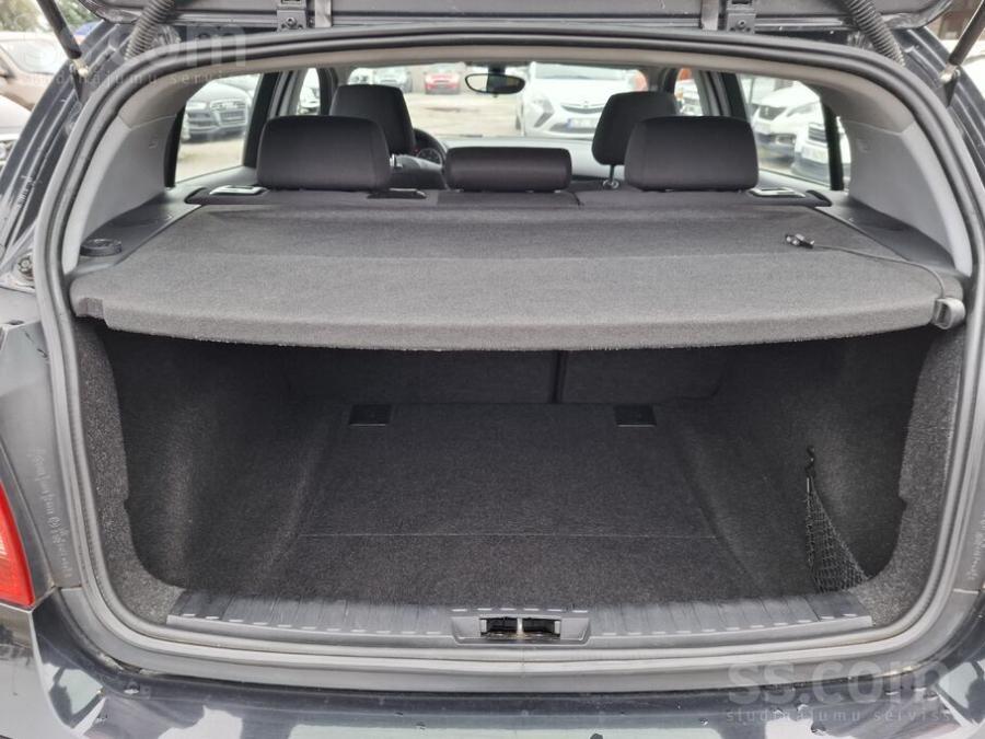 Black BMW 118 2008 in Talsi, with an engine capacity of 2.00 L and mileage of 261 thousand km for 3900 €, photo 23 on AUTOMOTO.COM.LV