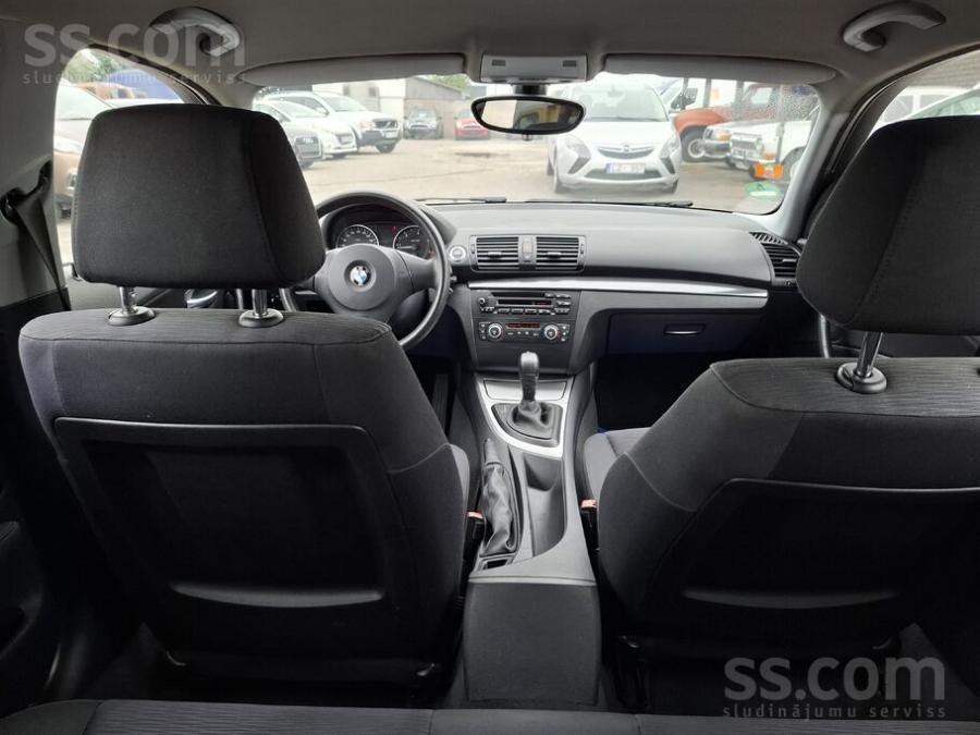 Black BMW 118 2008 in Talsi, with an engine capacity of 2.00 L and mileage of 261 thousand km for 3900 €, photo 24 on AUTOMOTO.COM.LV
