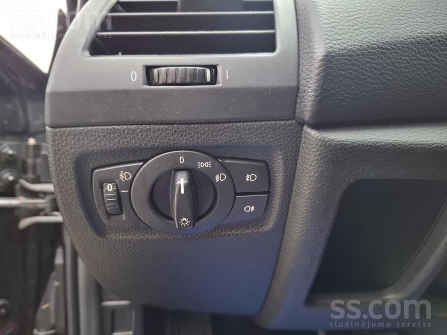 Black BMW 118 2008 in Talsi, with an engine capacity of 2.00 L and mileage of 261 thousand km for 3900 €, photo 27 on AUTOMOTO.COM.LV