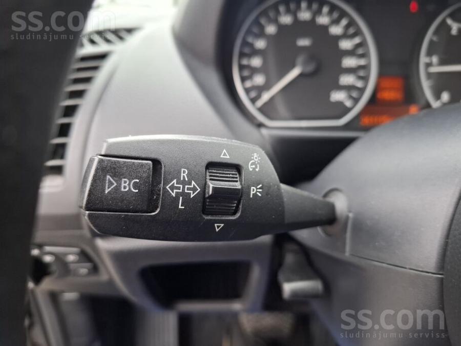 Black BMW 118 2008 in Talsi, with an engine capacity of 2.00 L and mileage of 261 thousand km for 3900 €, photo 28 on AUTOMOTO.COM.LV