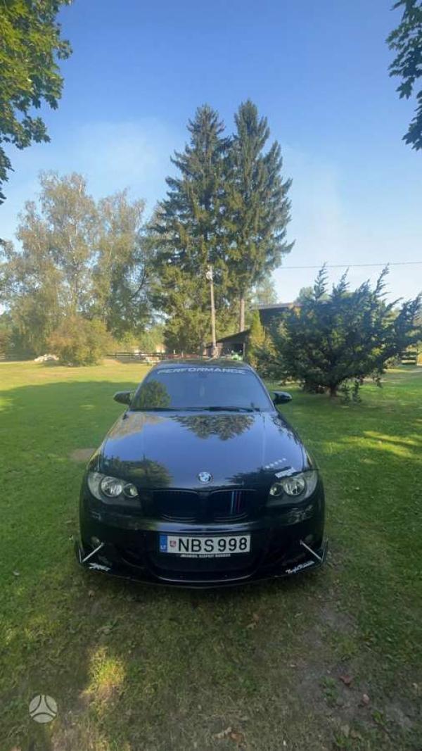 Melns BMW 118 2008 Varėna, ar dzinēja tilpumu 2.00 L un nobraukumu 305 tūkst. km par 4700 €, foto 4 vietnē AUTOMOTO.COM.LV