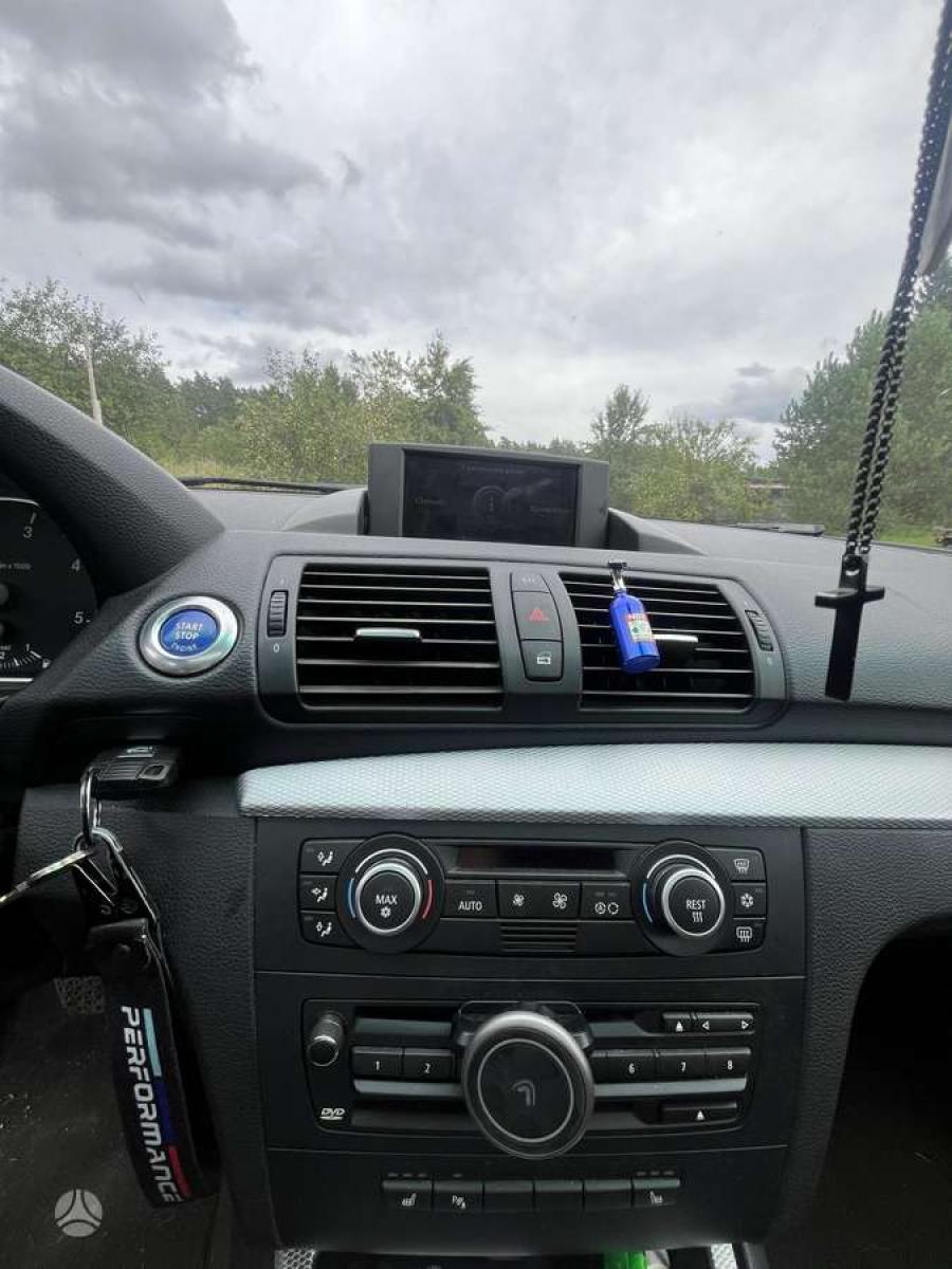 Melns BMW 118 2008 Varėna, ar dzinēja tilpumu 2.00 L un nobraukumu 305 tūkst. km par 4700 €, foto 14 vietnē AUTOMOTO.COM.LV
