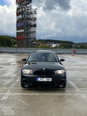 Black BMW 118 2008 in Vilnius, with an engine capacity of 2.00 L and mileage of 292 thousand km for 2750 €, photo 3 on AUTOMOTO.COM.LV