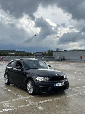 Black BMW 118 2008 in Vilnius, with an engine capacity of 2.00 L and mileage of 292 thousand km for 2750 €, photo 4 on AUTOMOTO.COM.LV
