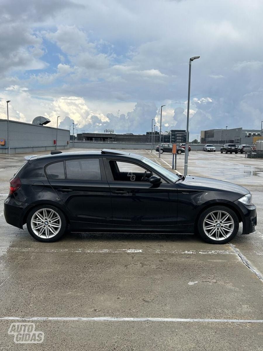 Black BMW 118 2008 in Vilnius, with an engine capacity of 2.00 L and mileage of 292 thousand km for 2750 €, photo 5 on AUTOMOTO.COM.LV
