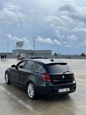Black BMW 118 2008 in Vilnius, with an engine capacity of 2.00 L and mileage of 292 thousand km for 2750 €, photo 8 on AUTOMOTO.COM.LV