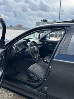 Black BMW 118 2008 in Vilnius, with an engine capacity of 2.00 L and mileage of 292 thousand km for 2750 €, photo 12 on AUTOMOTO.COM.LV