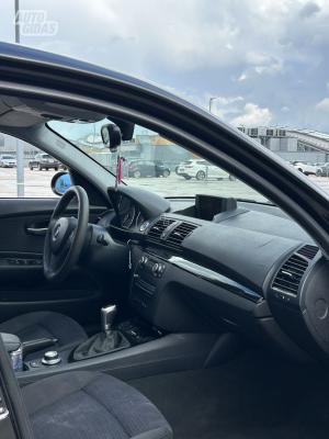 Black BMW 118 2008 in Vilnius, with an engine capacity of 2.00 L and mileage of 292 thousand km for 2750 €, photo 14 on AUTOMOTO.COM.LV