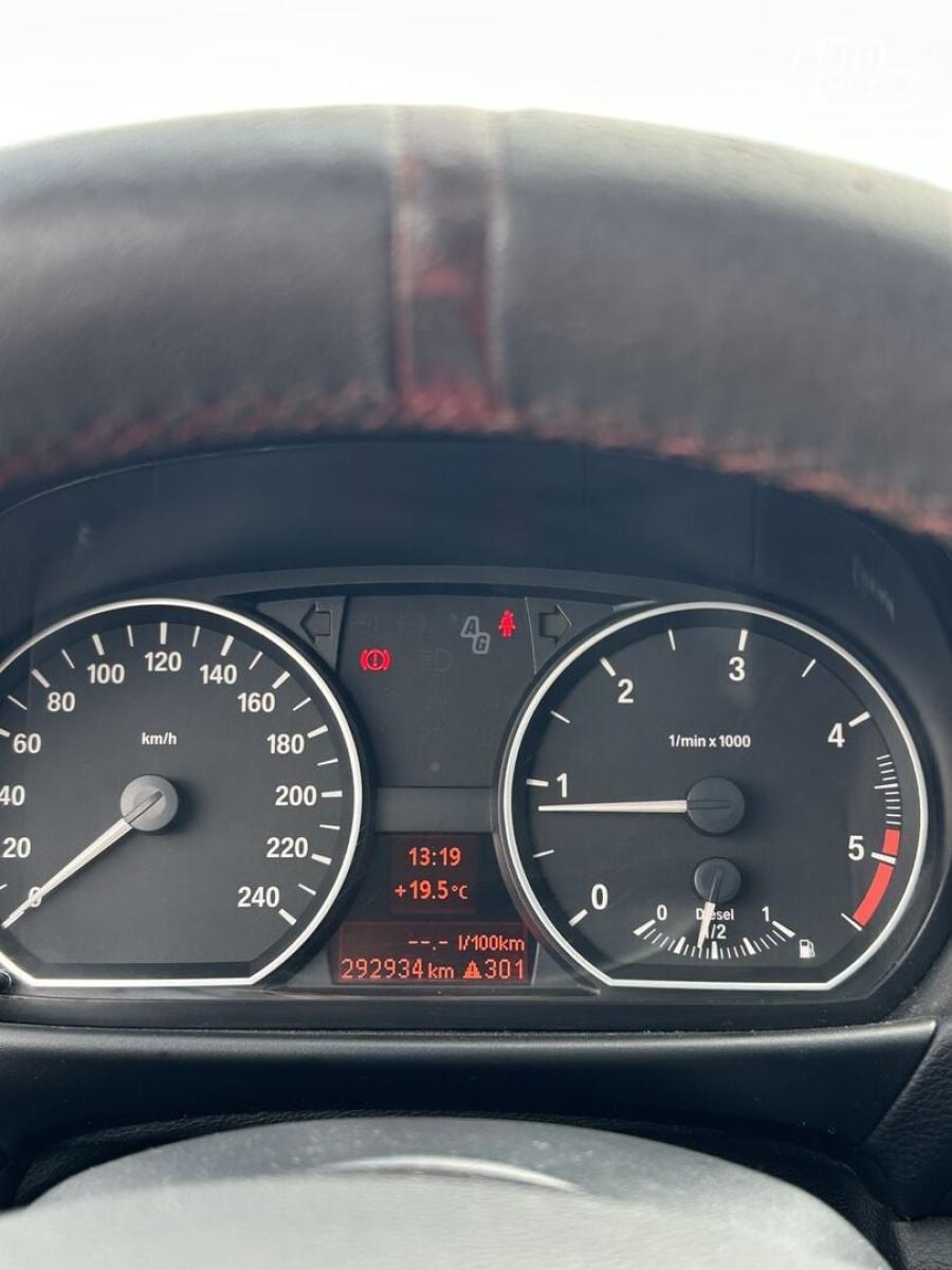 Black BMW 118 2008 in Vilnius, with an engine capacity of 2.00 L and mileage of 292 thousand km for 2750 €, photo 19 on AUTOMOTO.COM.LV