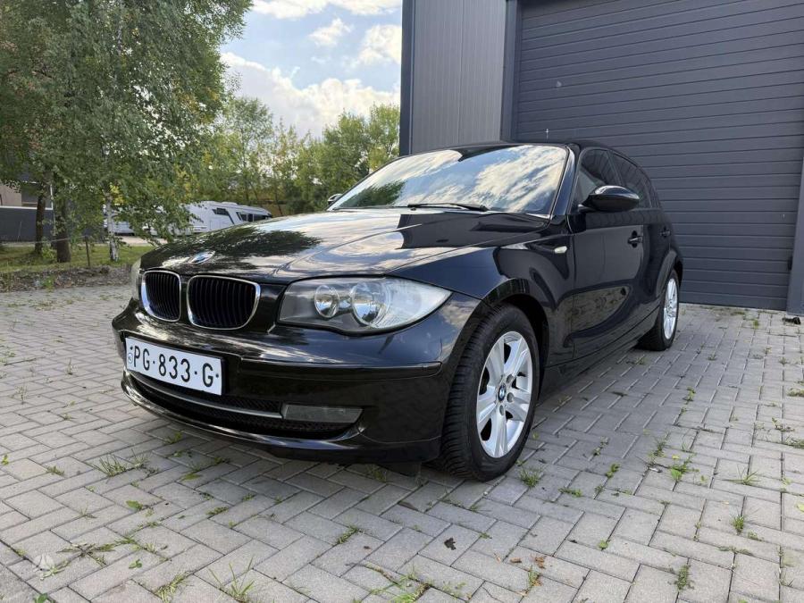 Black BMW 118 2008 in Kaunas, with an engine capacity of 2.00 L and mileage of 282 thousand km for 2450 €, photo 4 on AUTOMOTO.COM.LV