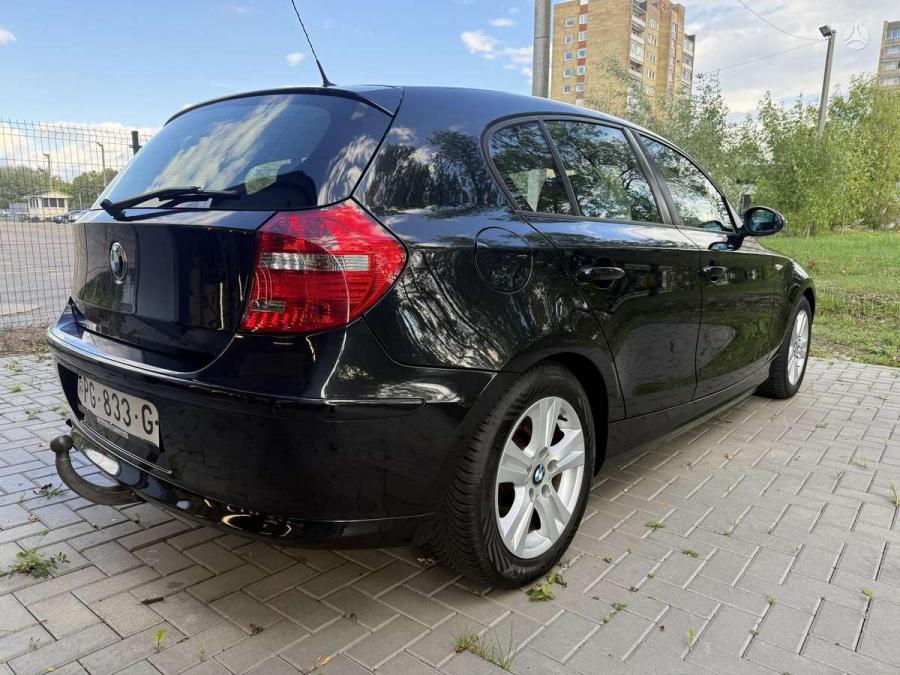 Black BMW 118 2008 in Kaunas, with an engine capacity of 2.00 L and mileage of 282 thousand km for 2450 €, photo 7 on AUTOMOTO.COM.LV