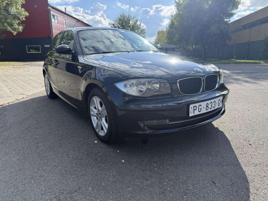 Black BMW 118 2008 in Kaunas, with an engine capacity of 2.00 L and mileage of 282 thousand km for 2450 €, photo 9 on AUTOMOTO.COM.LV